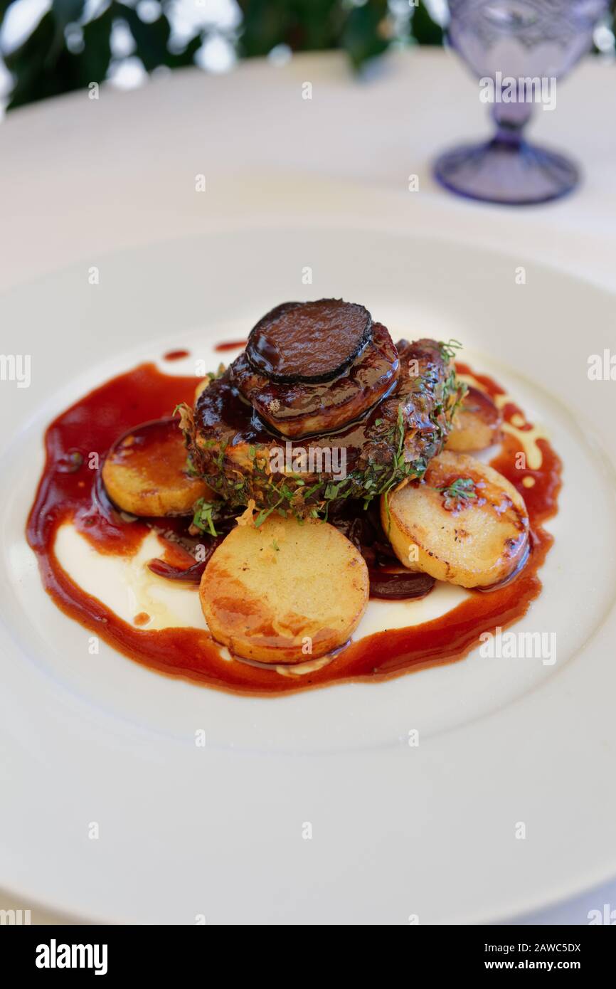 Restaurant gras hi-res stock photography and images - Alamy