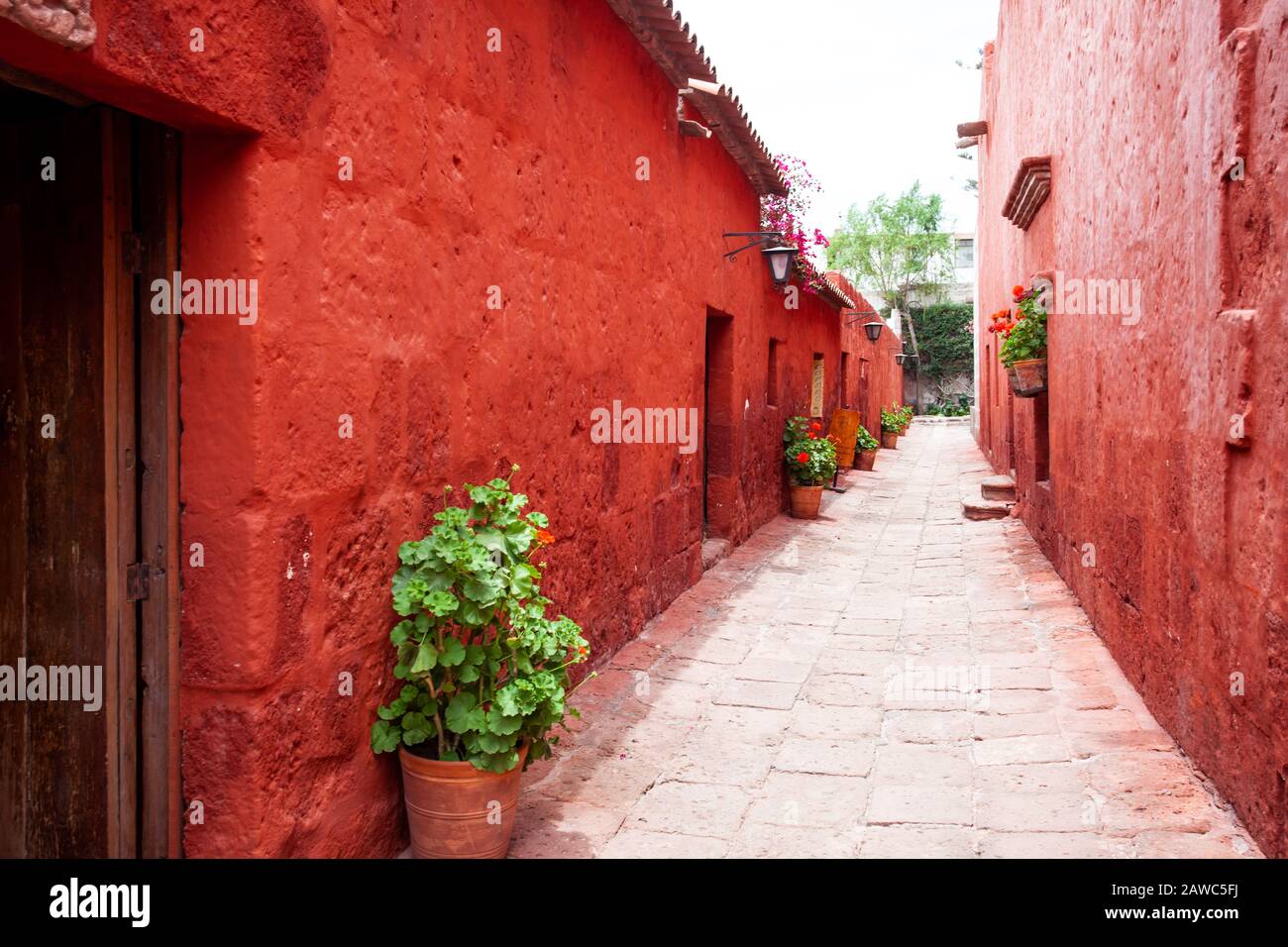 Detail cloister monastery santa hi-res stock photography and images - Alamy