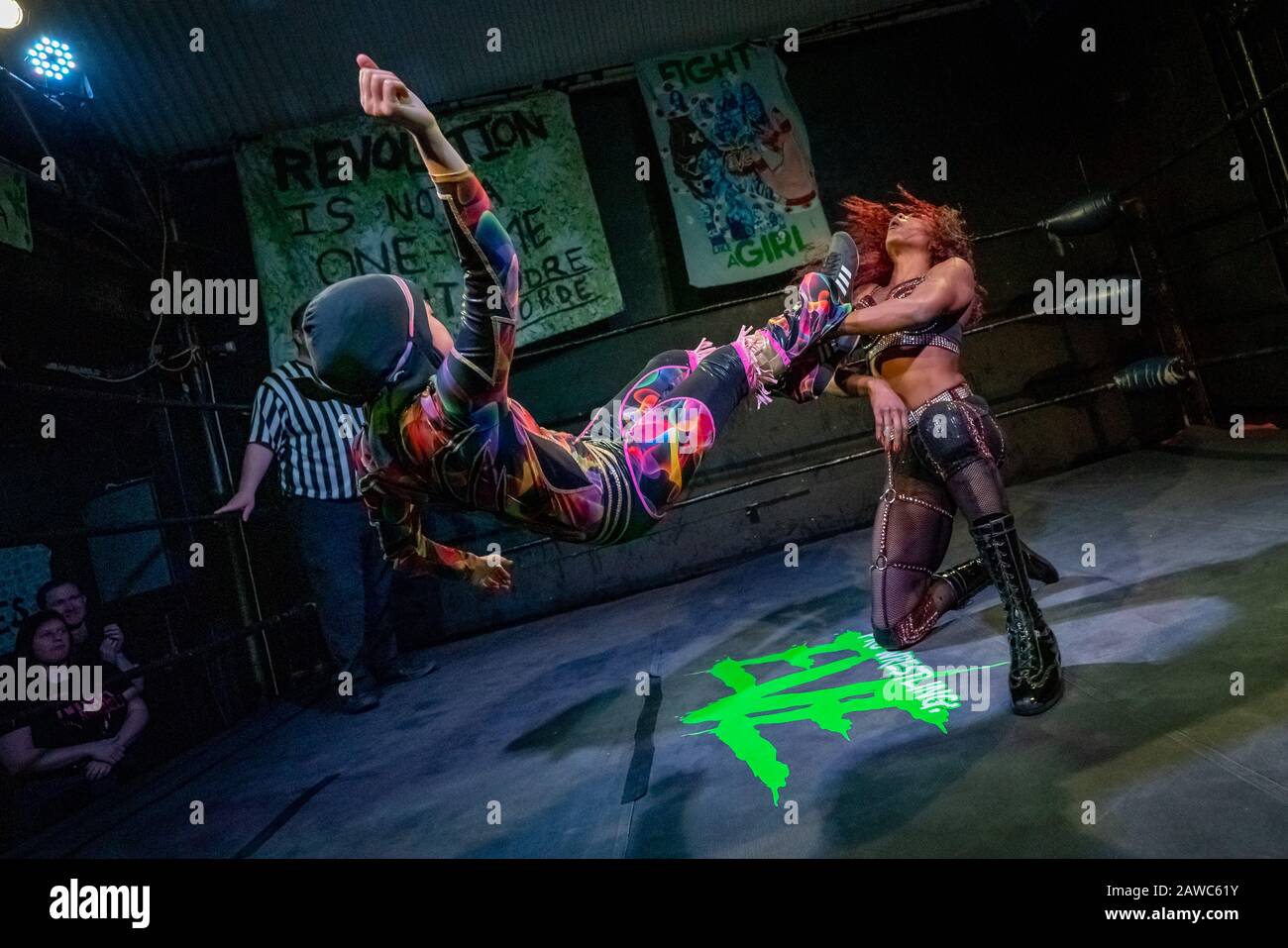 Female muslim wrestler hi-res stock photography and images - Alamy