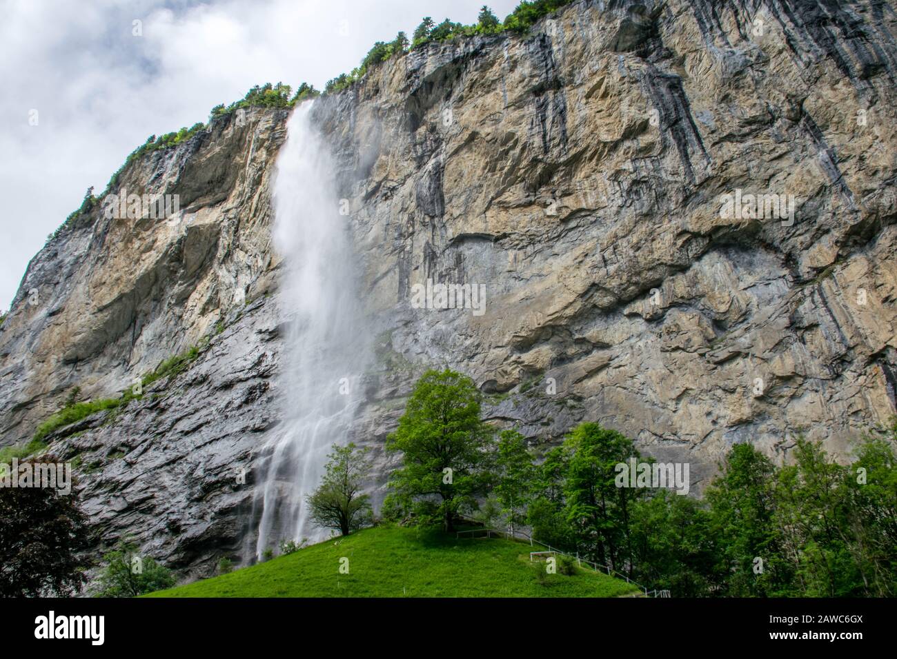 Staubbach fall in Lauterbrunnen valley, Switzerland Stock Photo - Alamy