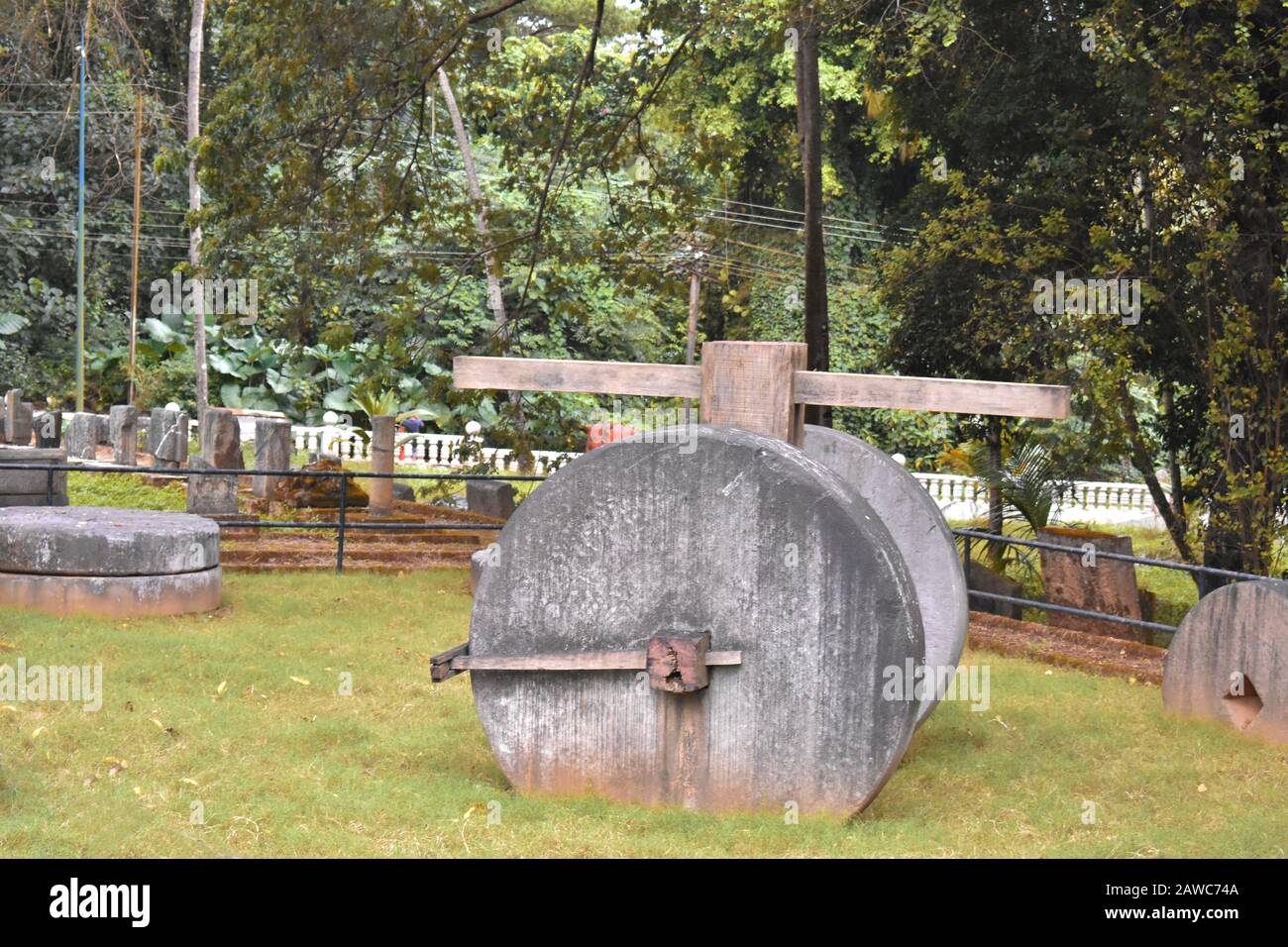 ANCIENT TIMES MACHINERY EQUIPMENT AT IN INDIA Stock Photo - Alamy