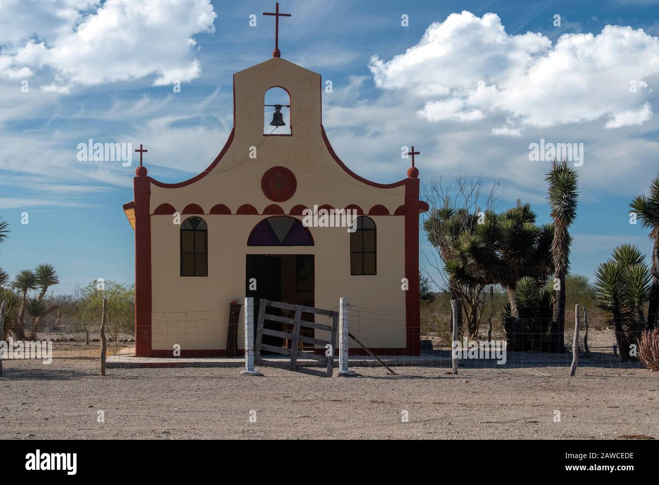 Desert church hi-res stock photography and images - Alamy