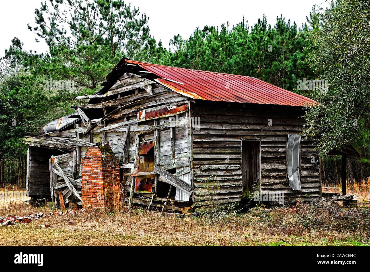 An Abandoned Run Down Farmhouse Stock Photo - Alamy
