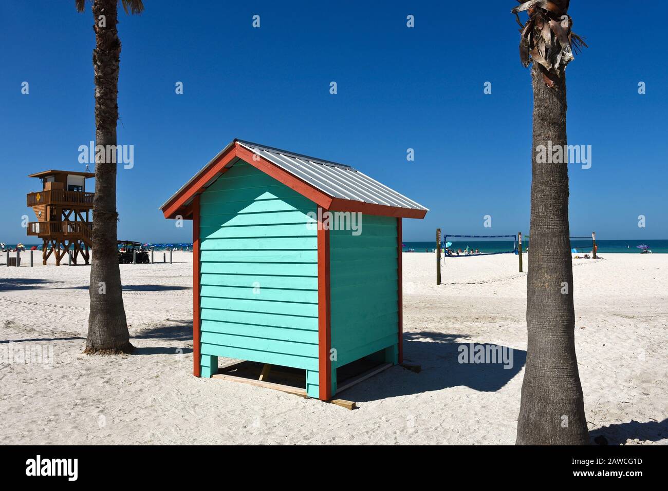 Colorful public bath houses on beach hi-res stock photography and ...