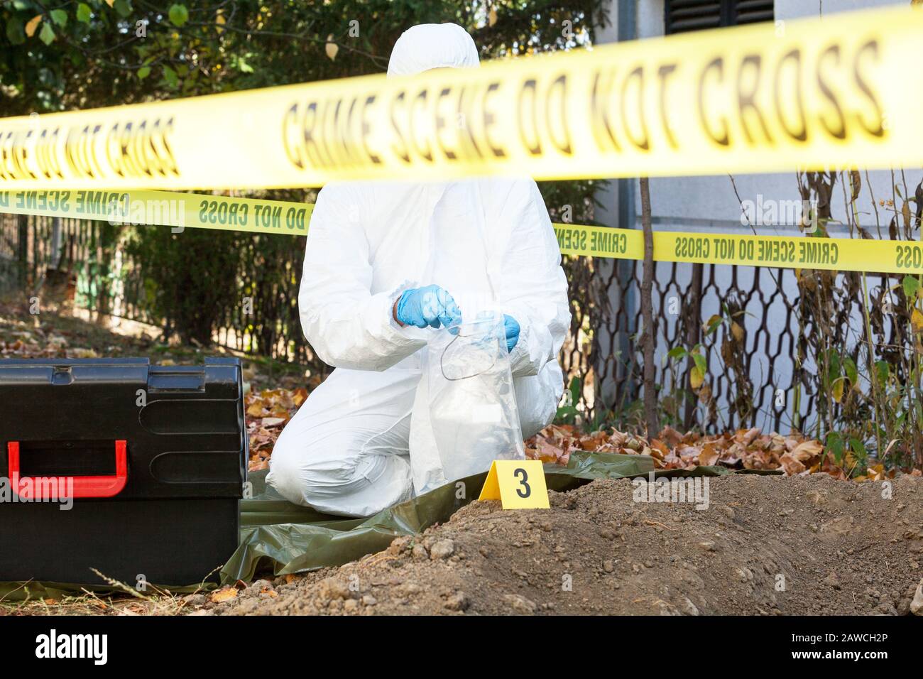 Forensic science specialist at work Stock Photo - Alamy Forensic science specialist at work Stock Photo - Alamy