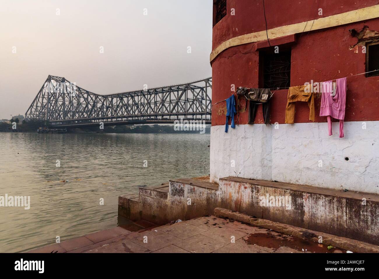 Howrah bridge sunset hi-res stock photography and images - Alamy