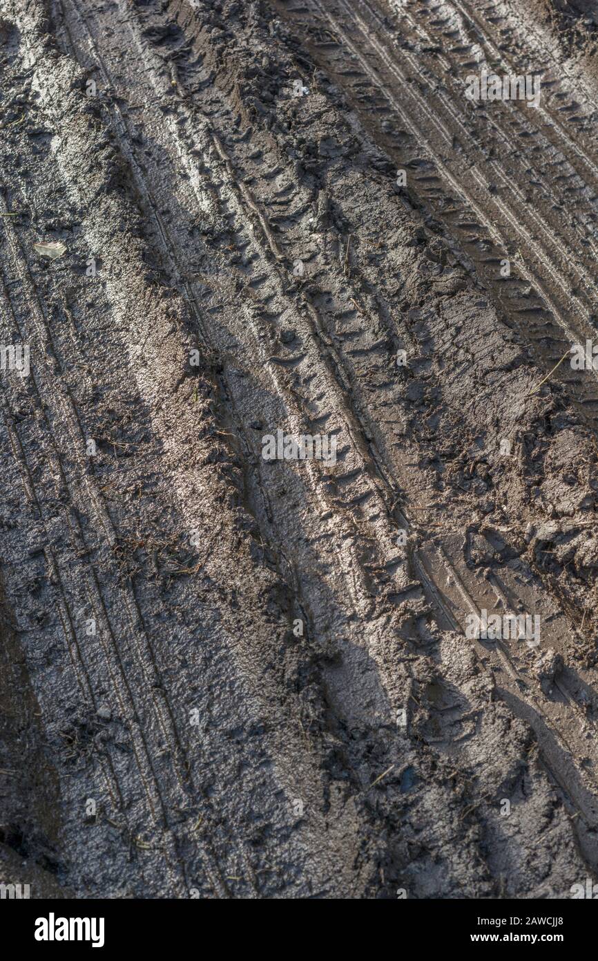 Change of direction metaphor hi-res stock photography and images - Alamy