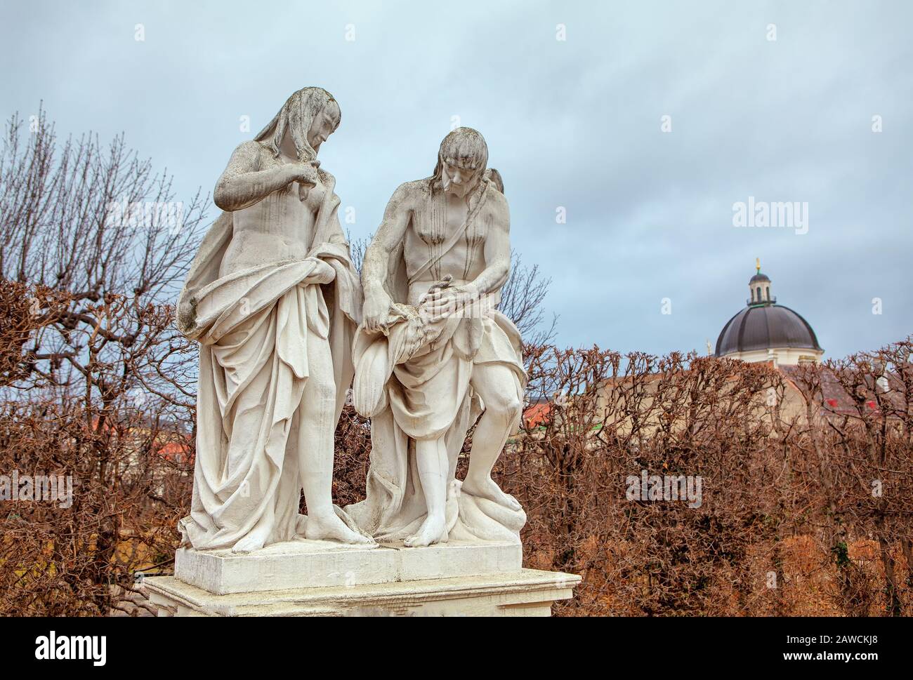 Stone sculpture of a stone age people hi-res stock photography and ...