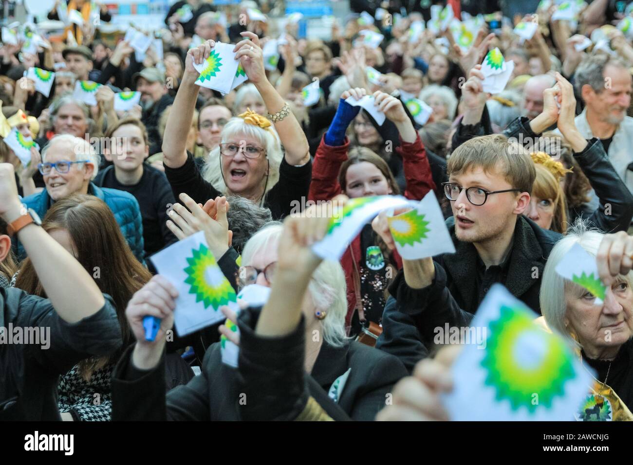 Bp logos hi-res stock photography and images - Alamy