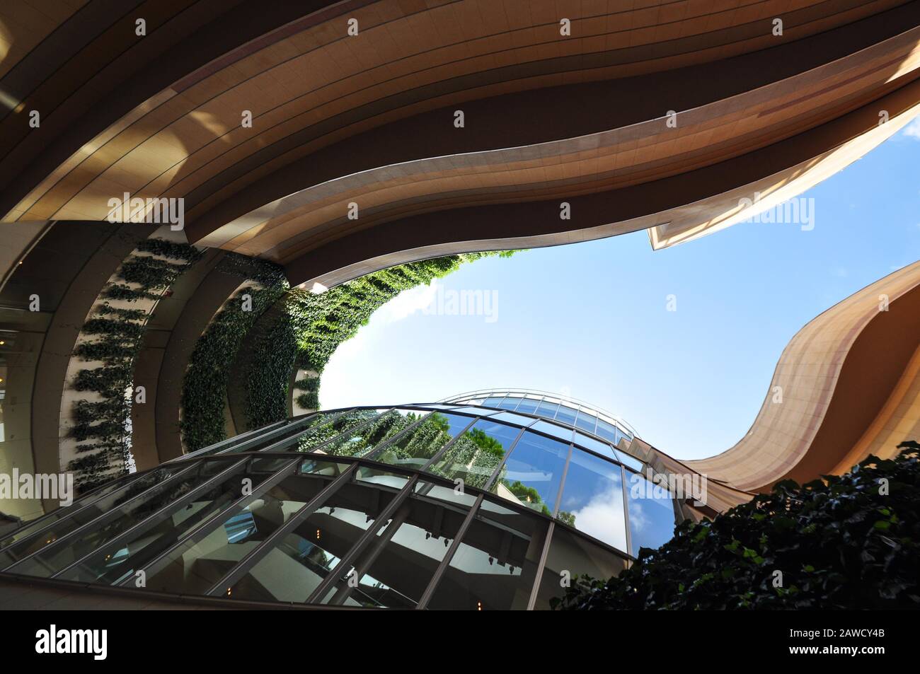 Japan osaka namba parks architecture hi-res stock photography and ...