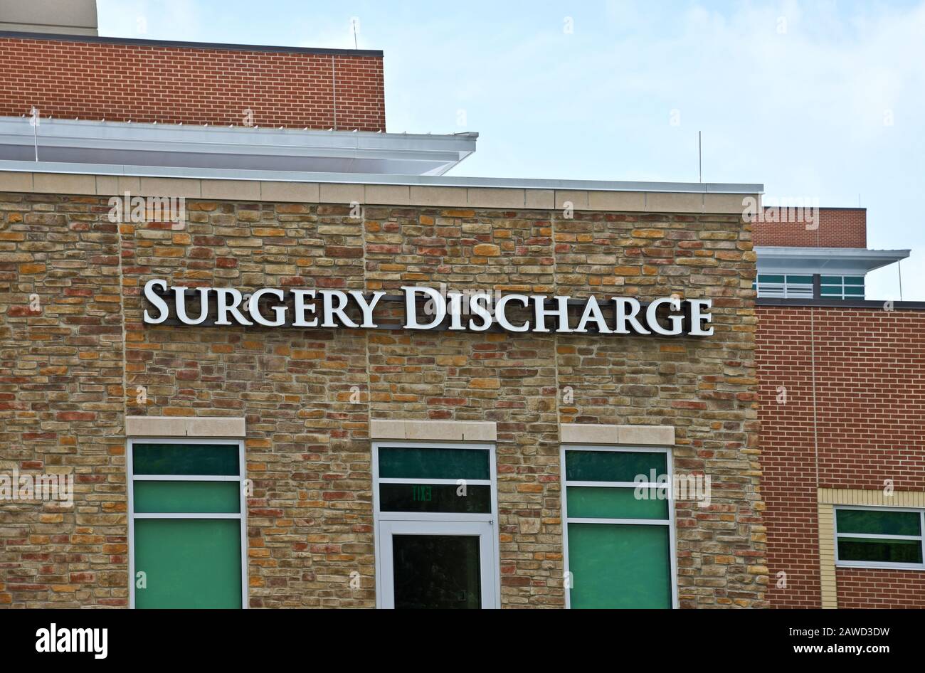 Hospital discharge hi-res stock photography and images - Alamy