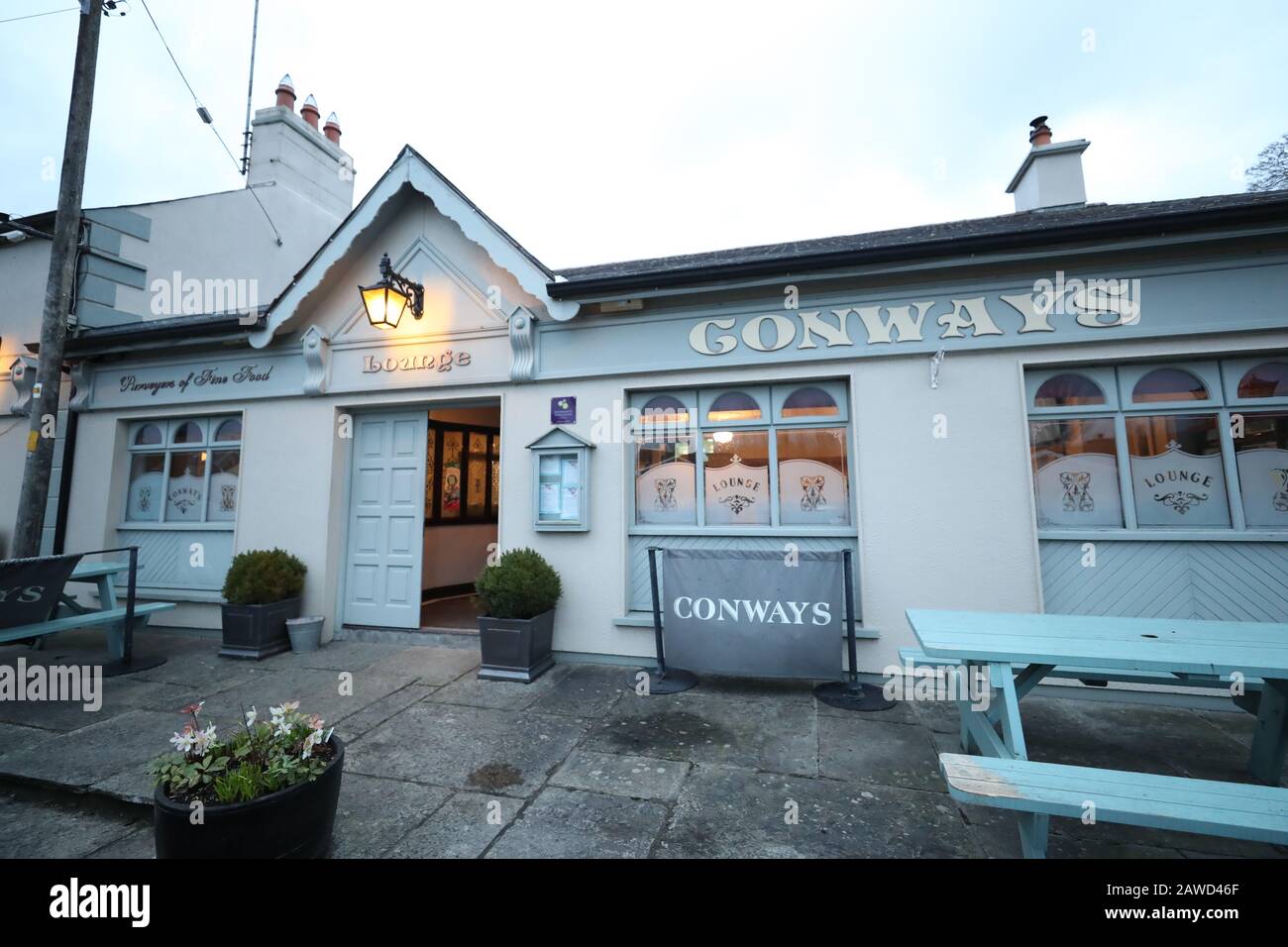 Located kildavin national school hi-res stock photography and images ...