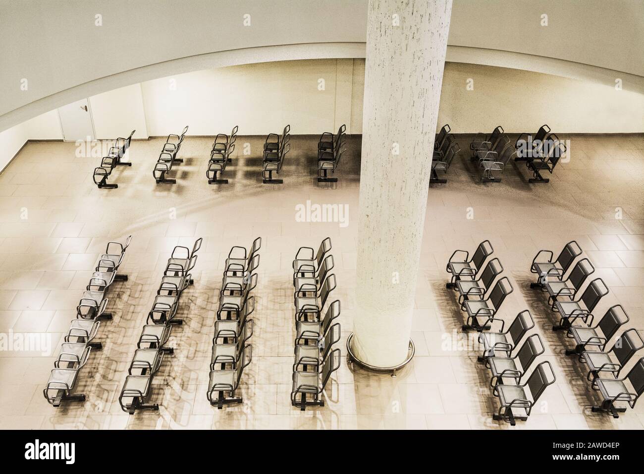 Empty waiting room Stock Photo - Alamy