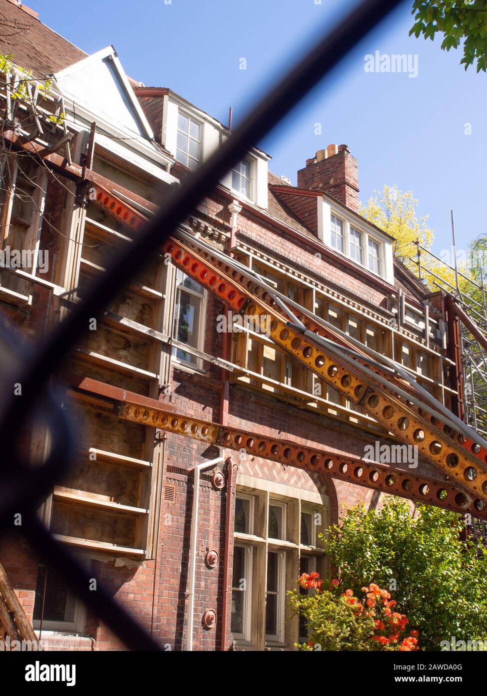 Damaged support beams hi-res stock photography and images - Alamy