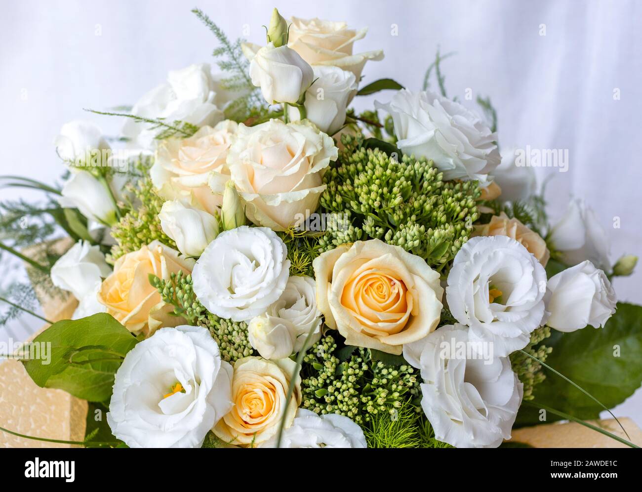 Eustoma bouquet hi-res stock photography and images - Alamy
