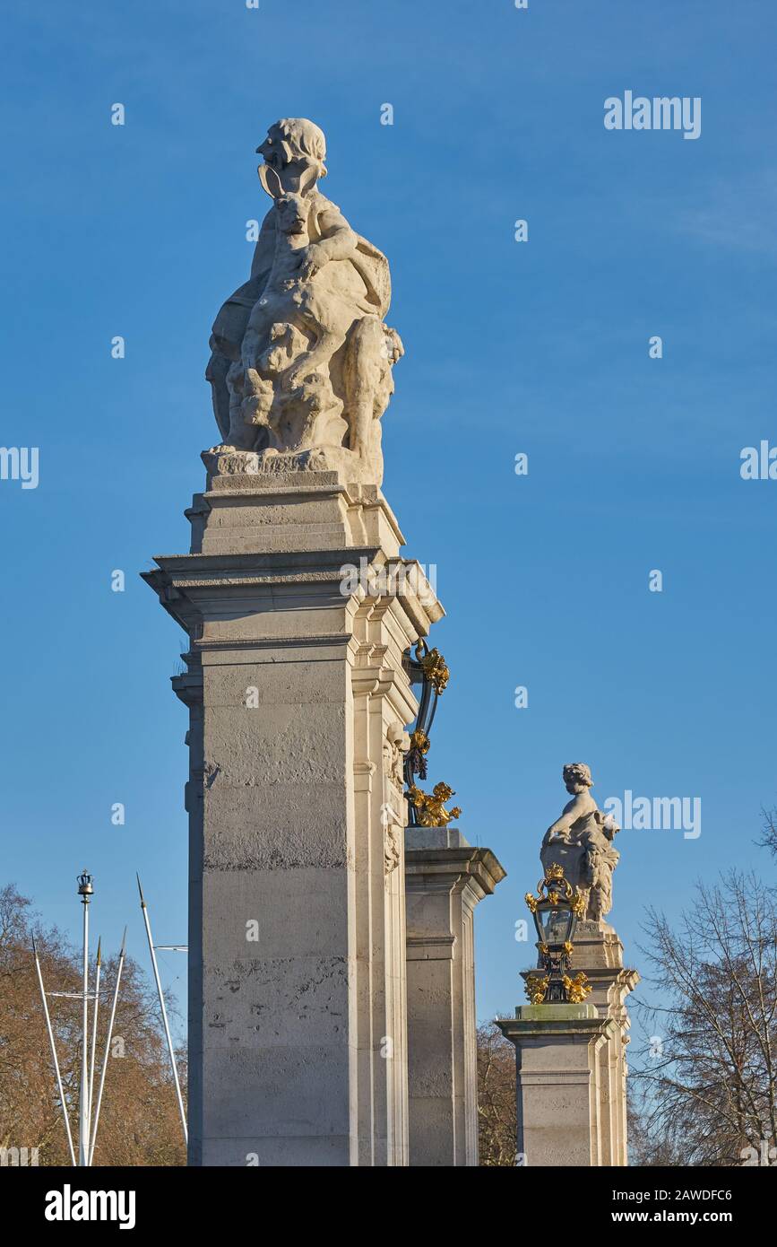 australia gate buckingham palace Stock Photo - Alamy