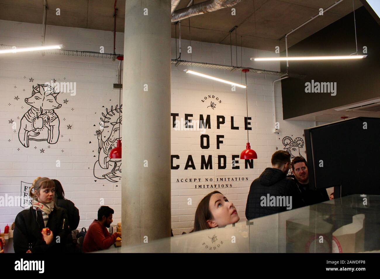 Fast food restaurant interior hi-res stock photography and images - Alamy