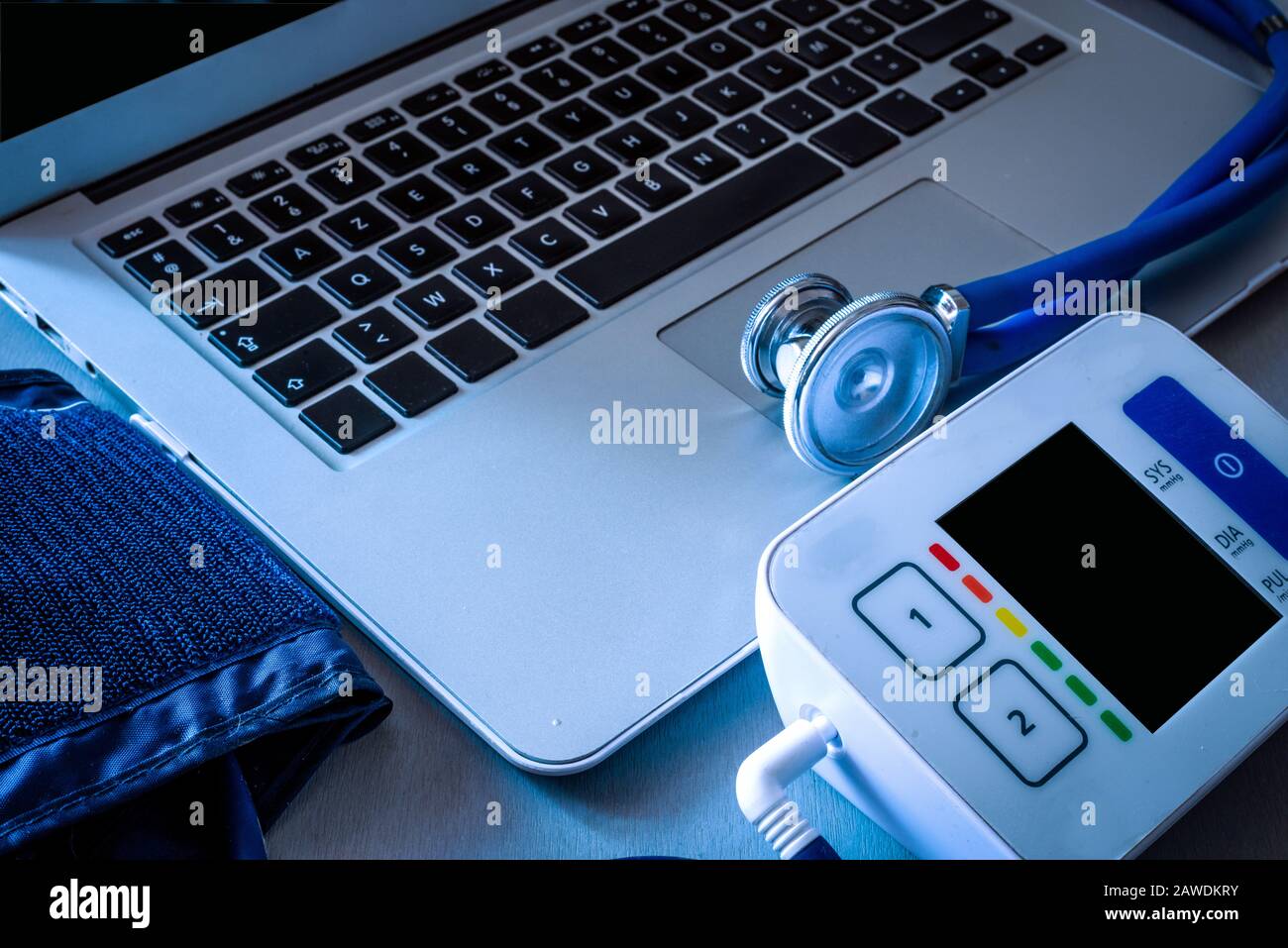 Blood pressure graph hi-res stock photography and images - Alamy