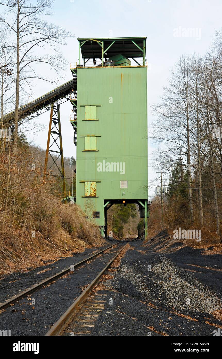 Coal tipple hi-res stock photography and images - Alamy