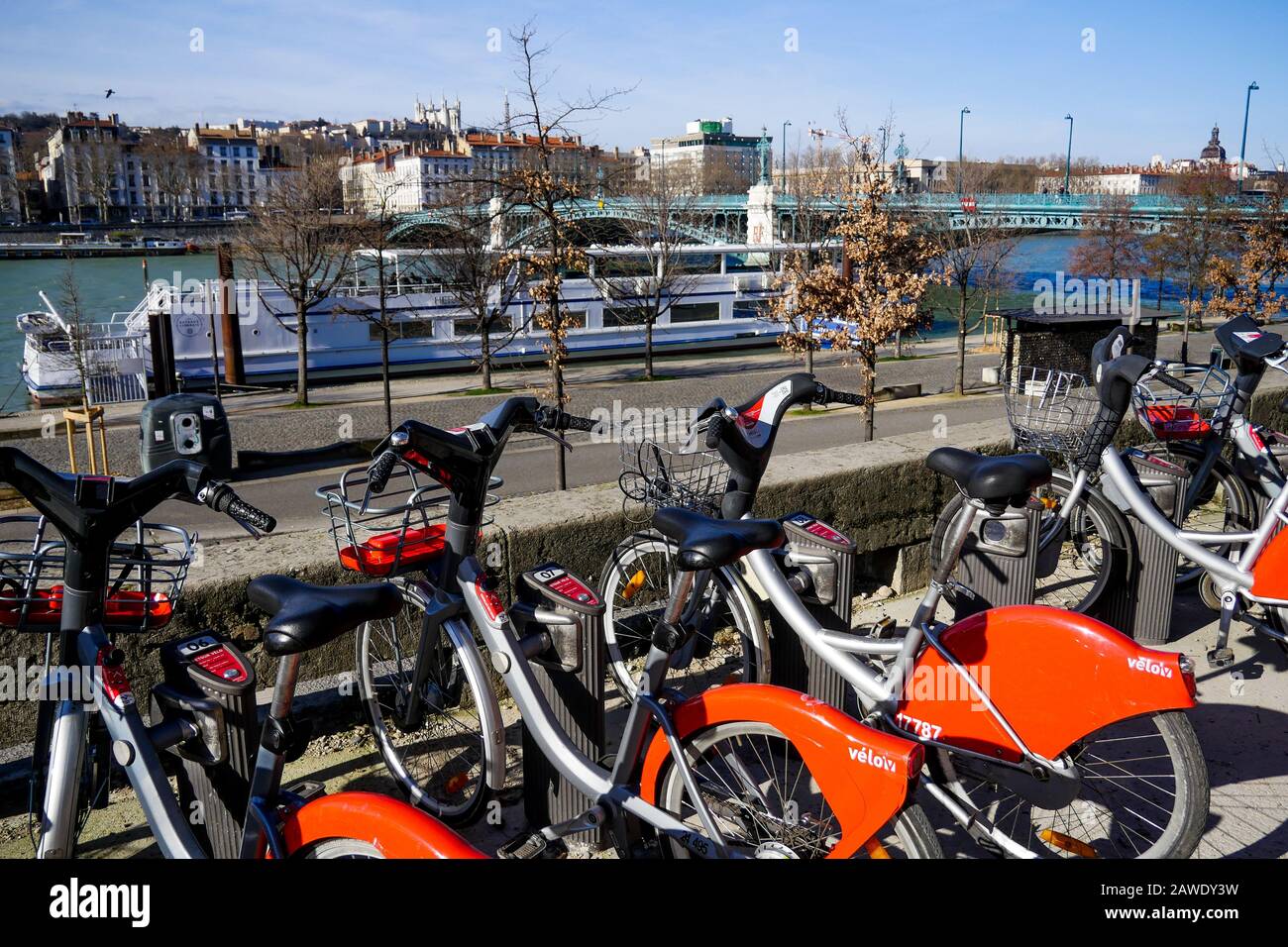 VeloV station, University Quay, Lyon, France Stock Photo - Alamy