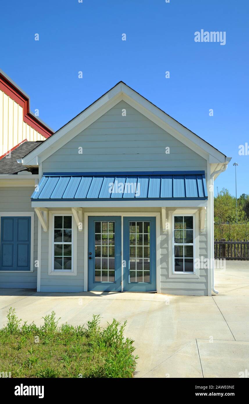 Small Empty Retail and/or Office Space available for sale or lease ...