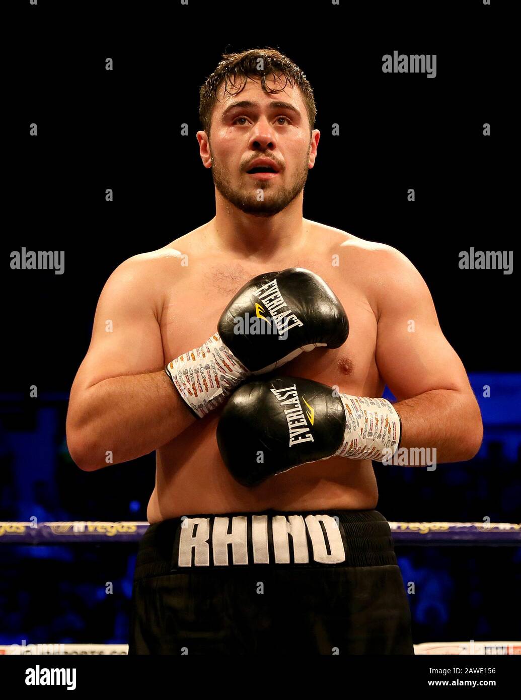 Dave Allen celebrates victory over Dorian Darch in the Heavyweight ...