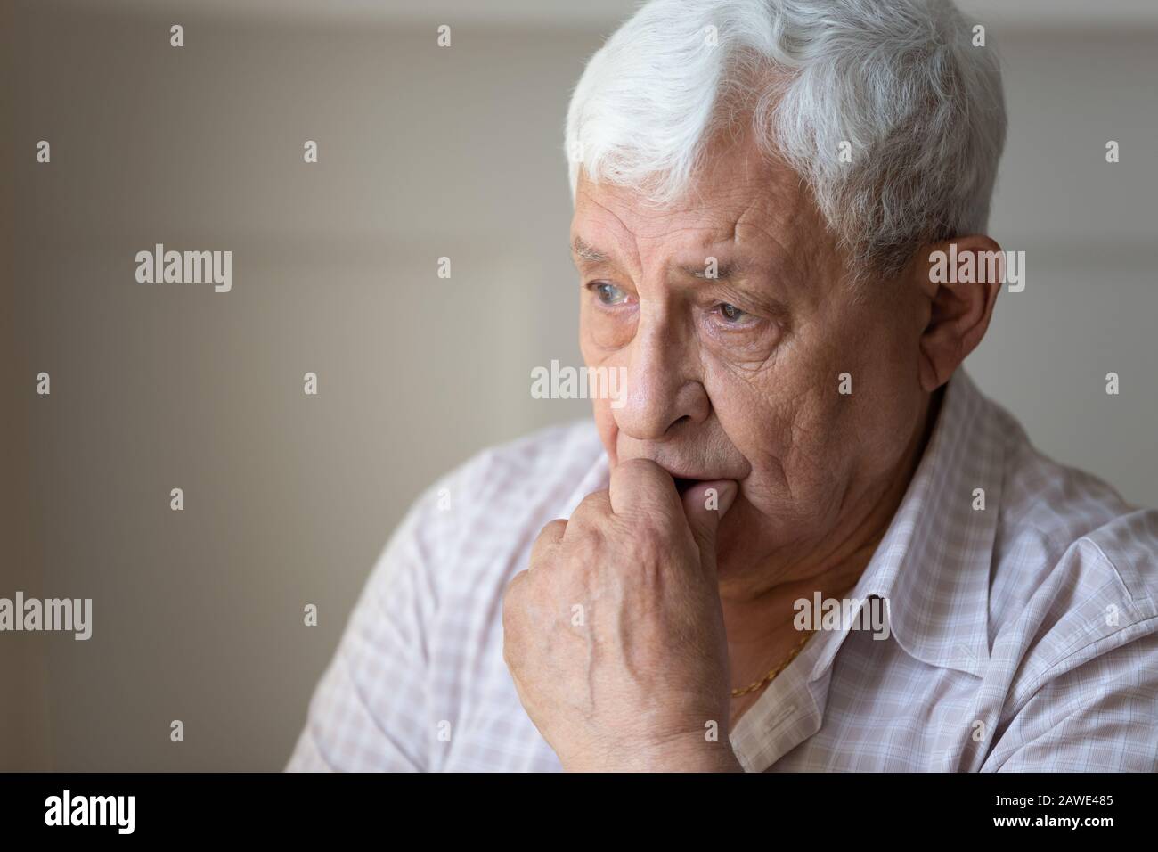 Senior elderly depressed man close hi-res stock photography and images ...