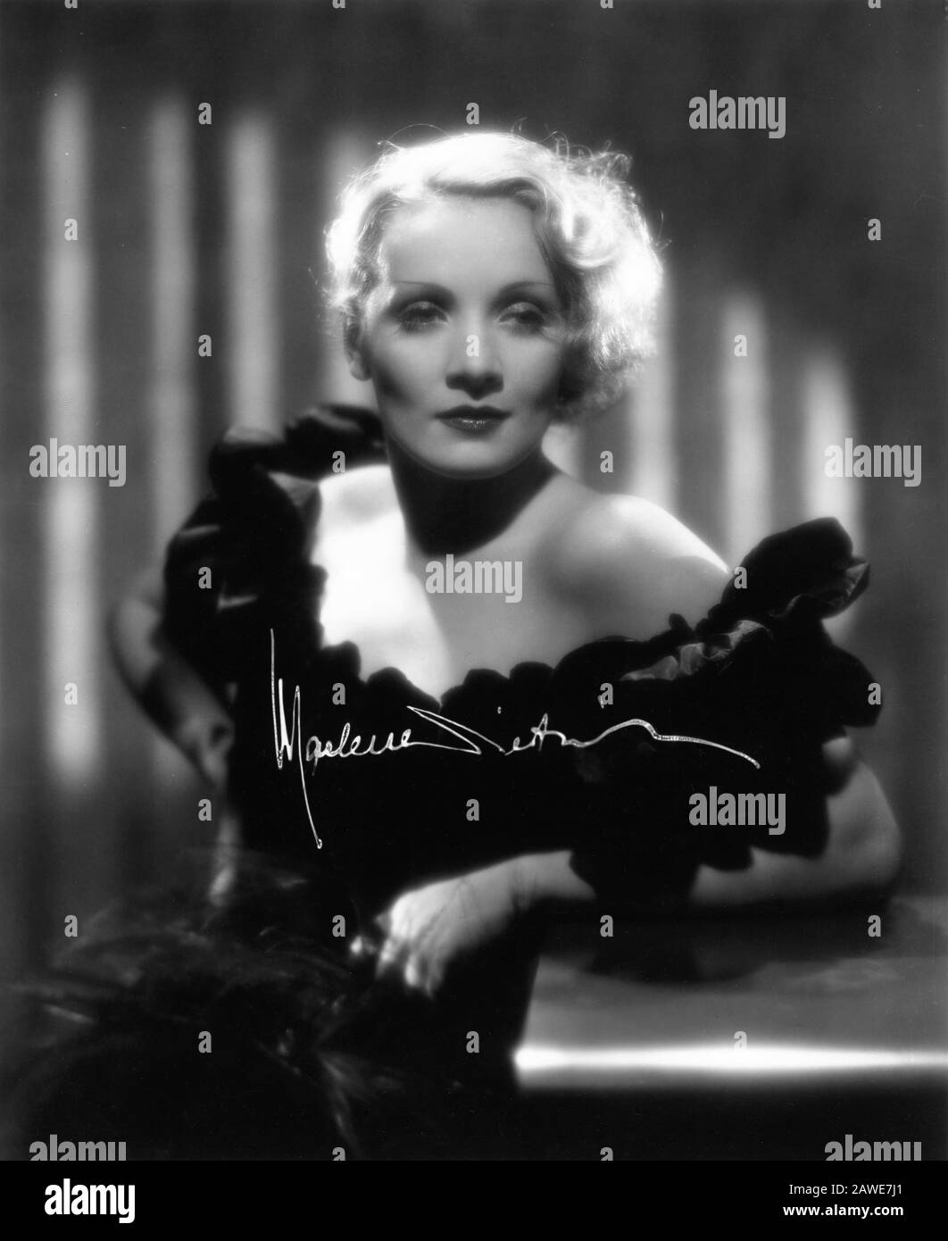 MARLENE DIETRICH in THE SONG OF SONGS 1933 director ROUBEN MAMOULIAN ...