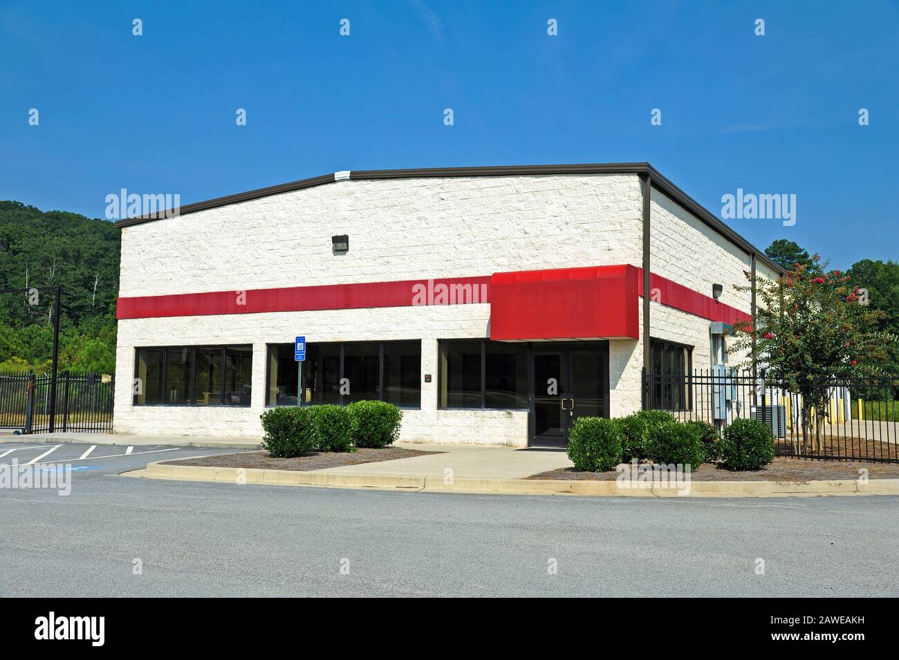 Vacant Commercial Building High Resolution Stock Photography and Images ...