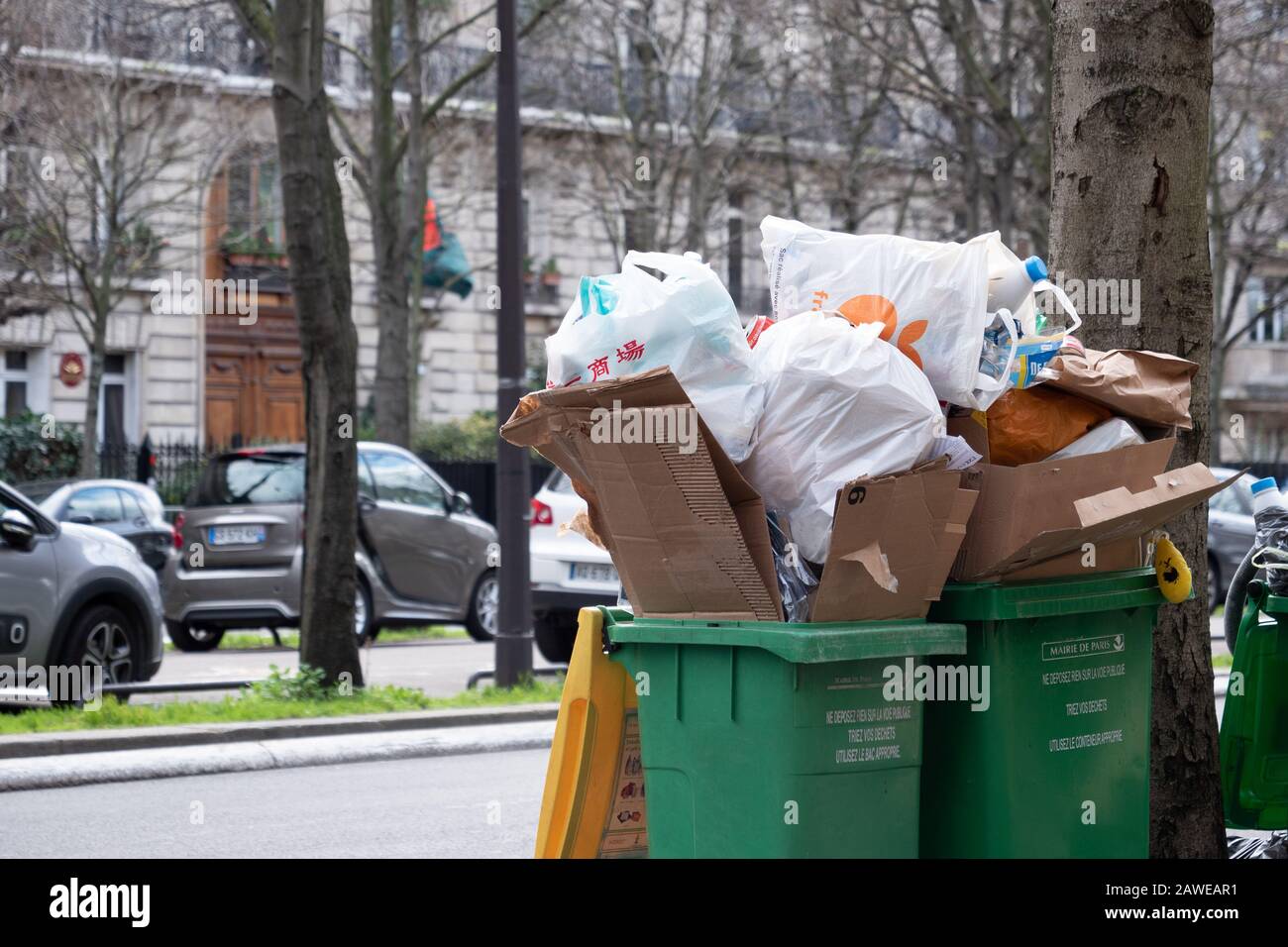 Paris, 4 February 2020. Accumulation of garbage in Paris after the ...