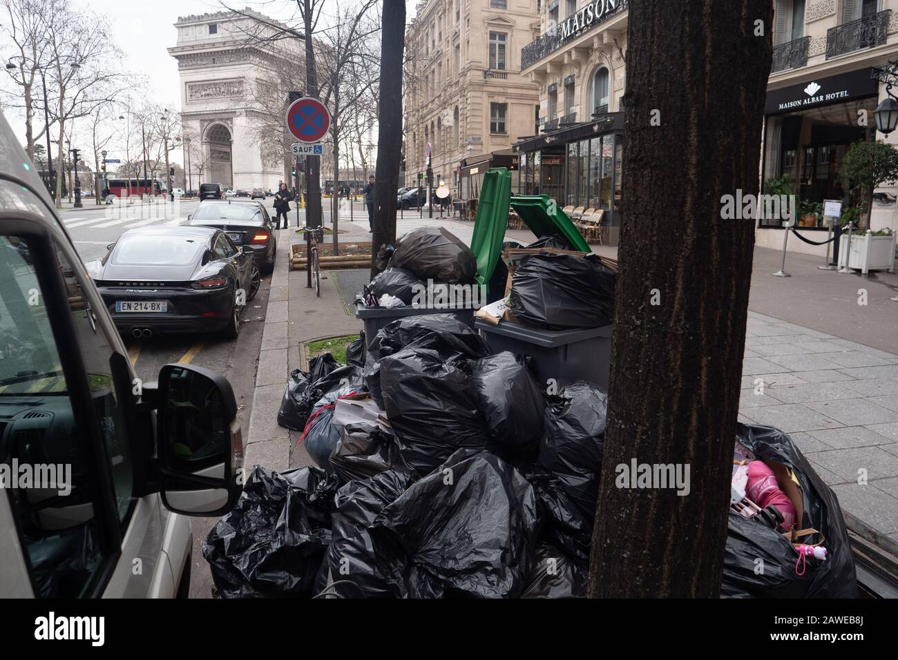Paris, 4 February 2020. Accumulation of garbage in Paris after the ...