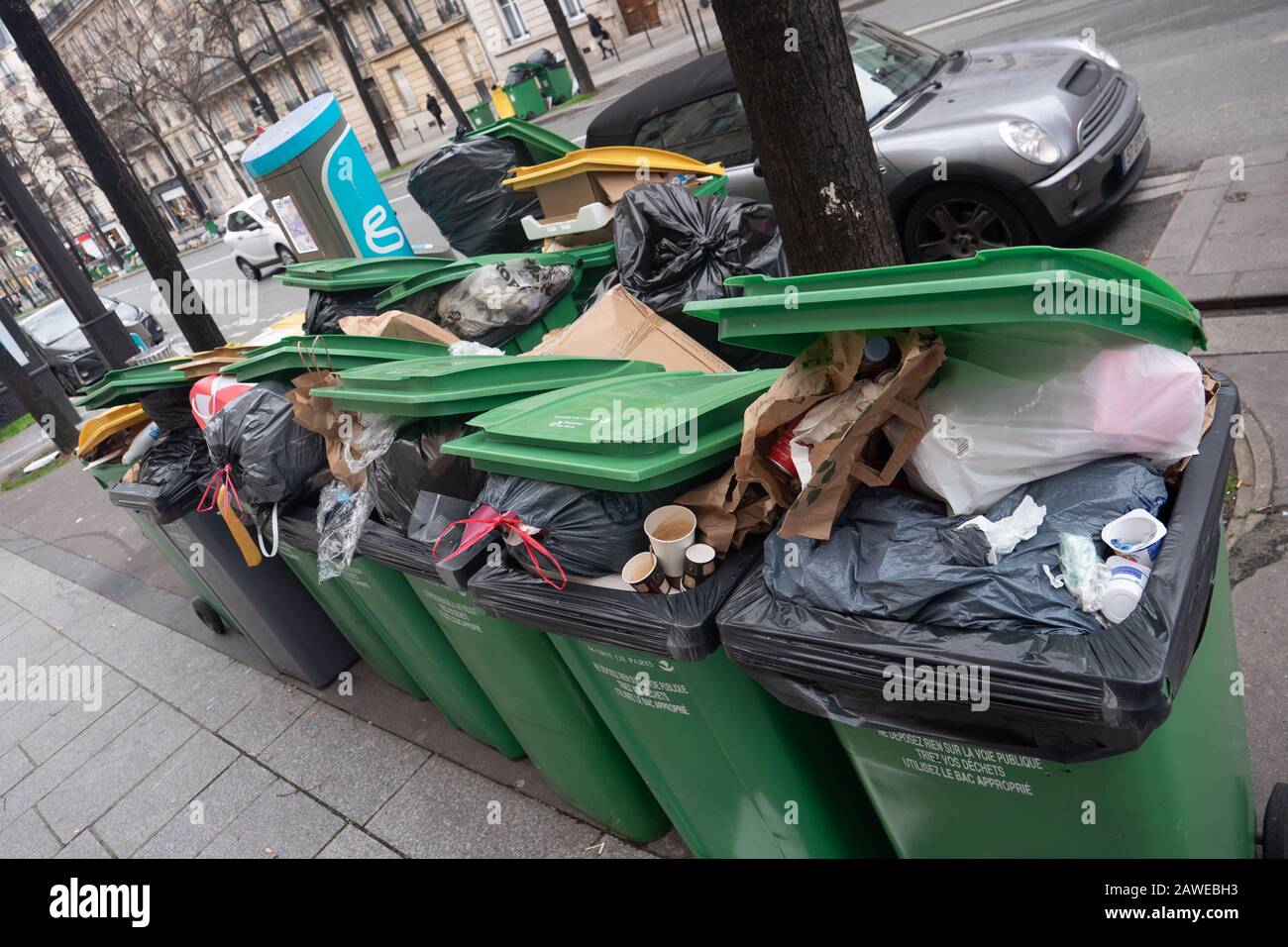 Paris, 4 February 2020. Accumulation of garbage in Paris after the ...