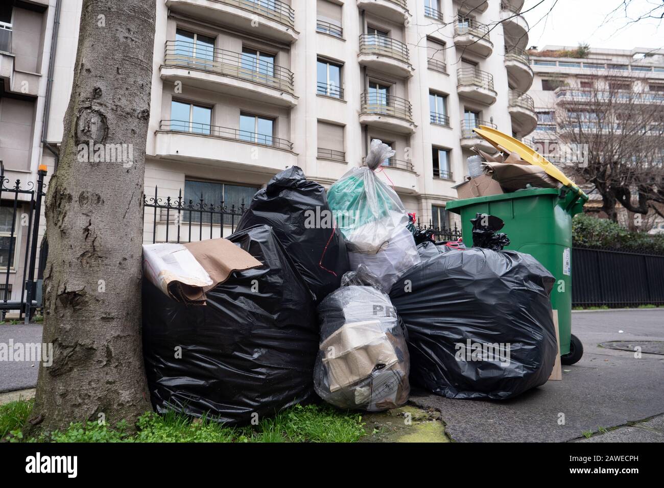 Paris, 4 February 2020. Accumulation of garbage in Paris after the ...