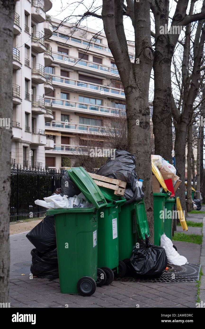 Paris, 4 February 2020. Accumulation of garbage in Paris after the ...