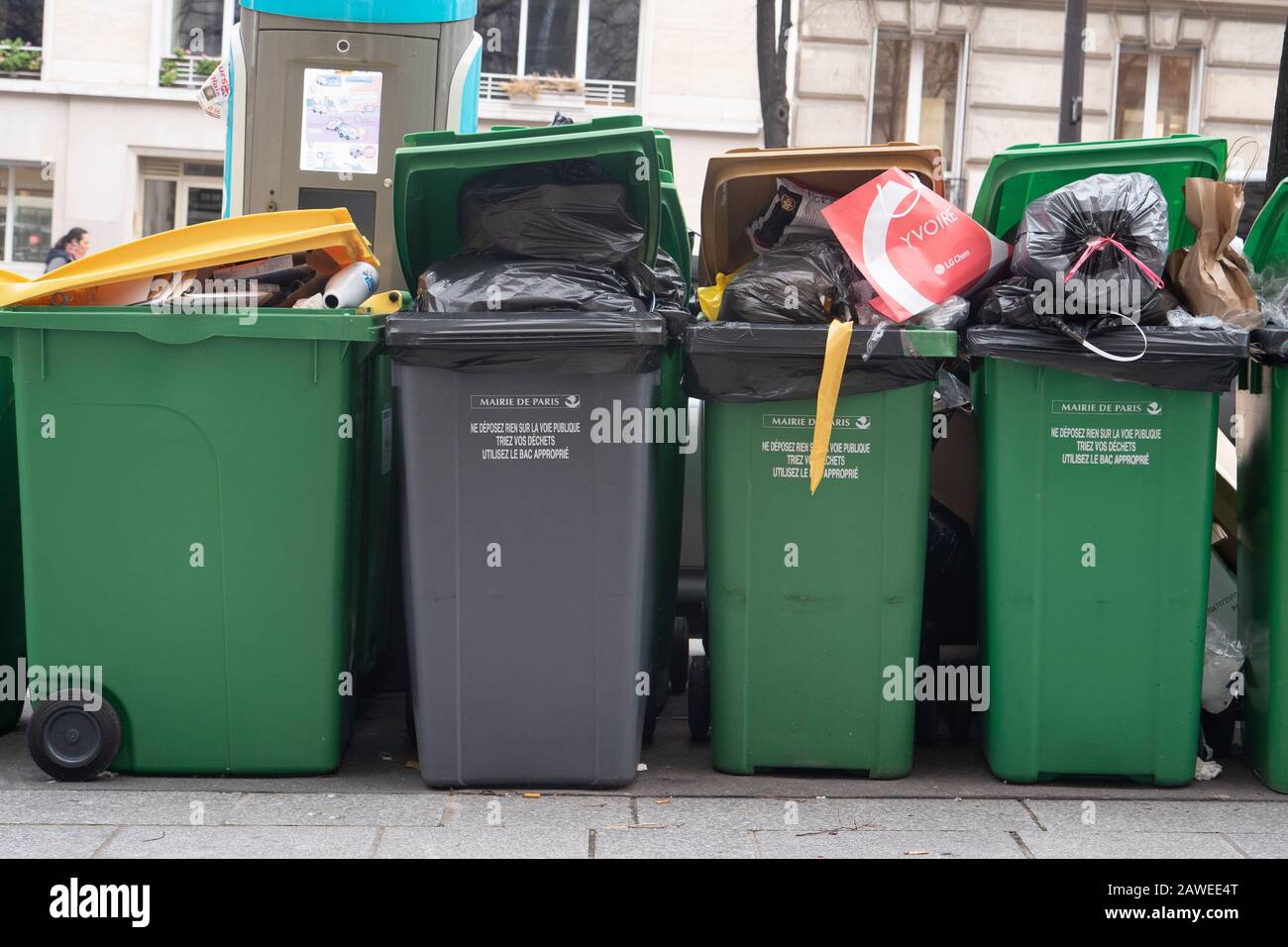 Paris, 4 February 2020. Accumulation of garbage in Paris after the ...