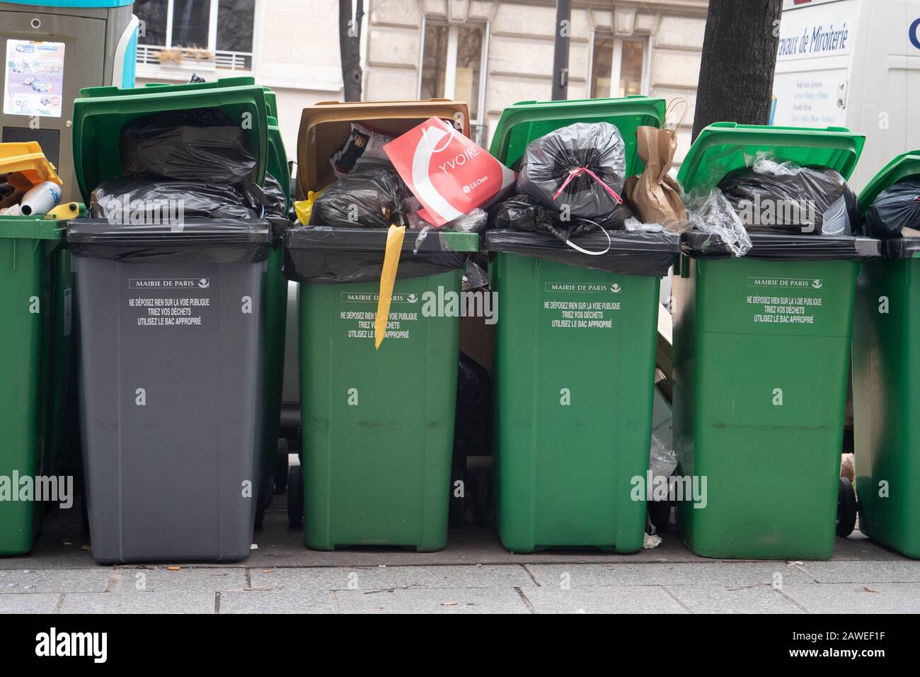 Paris, 4 February 2020. Accumulation of garbage in Paris after the ...