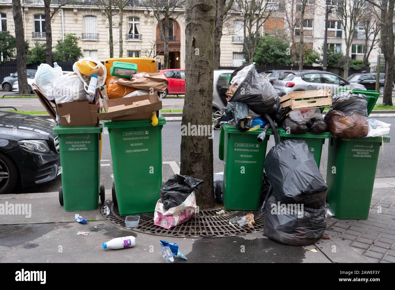Paris, 4 February 2020. Accumulation of garbage in Paris after the ...