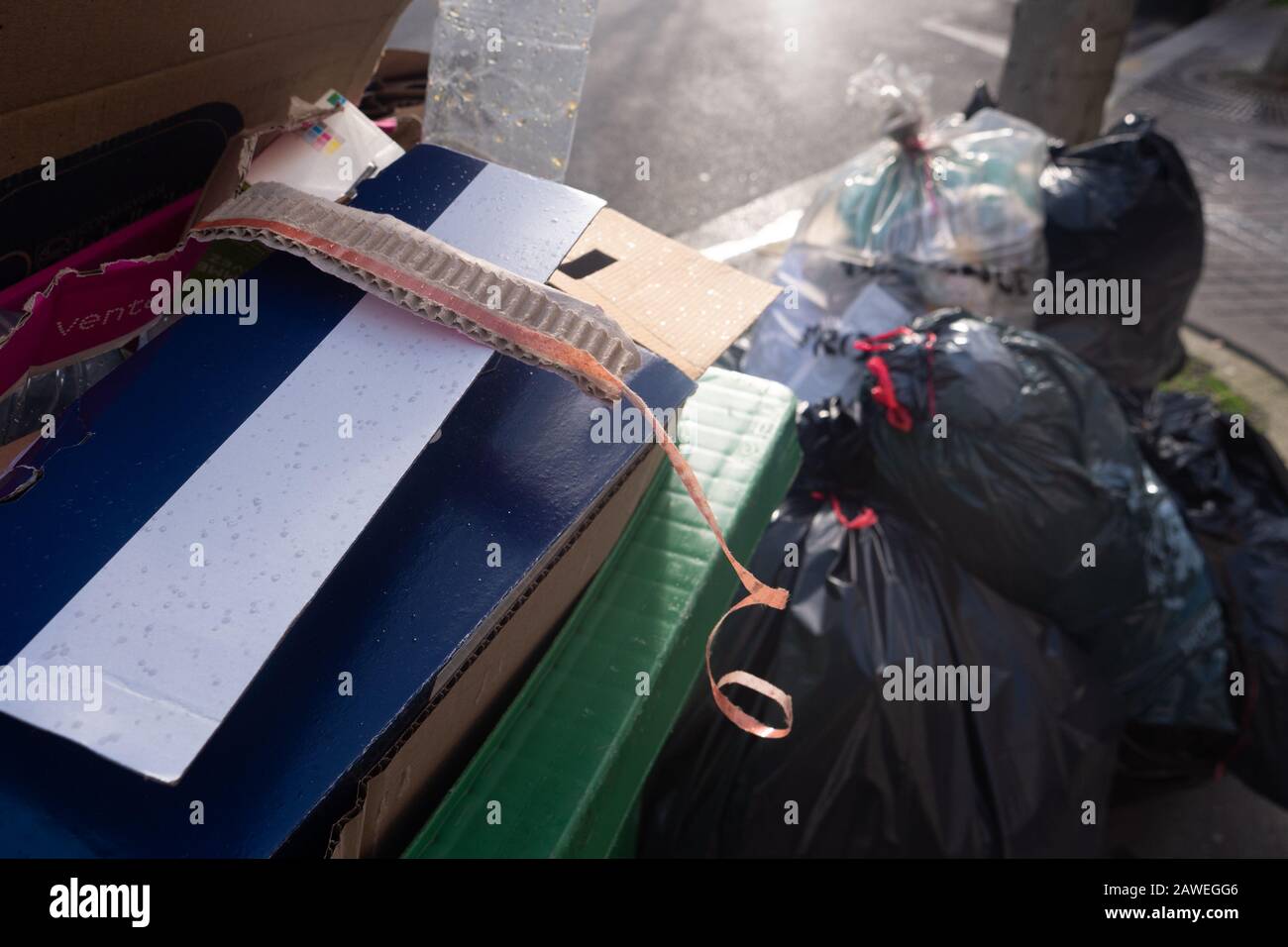 Paris, 4 February 2020. Accumulation of garbage in Paris after the ...