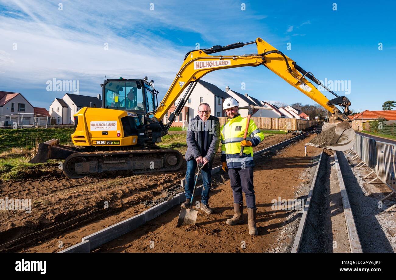 Iain Monk & Jordon McKenna Cala Homes site manager at construction of ...