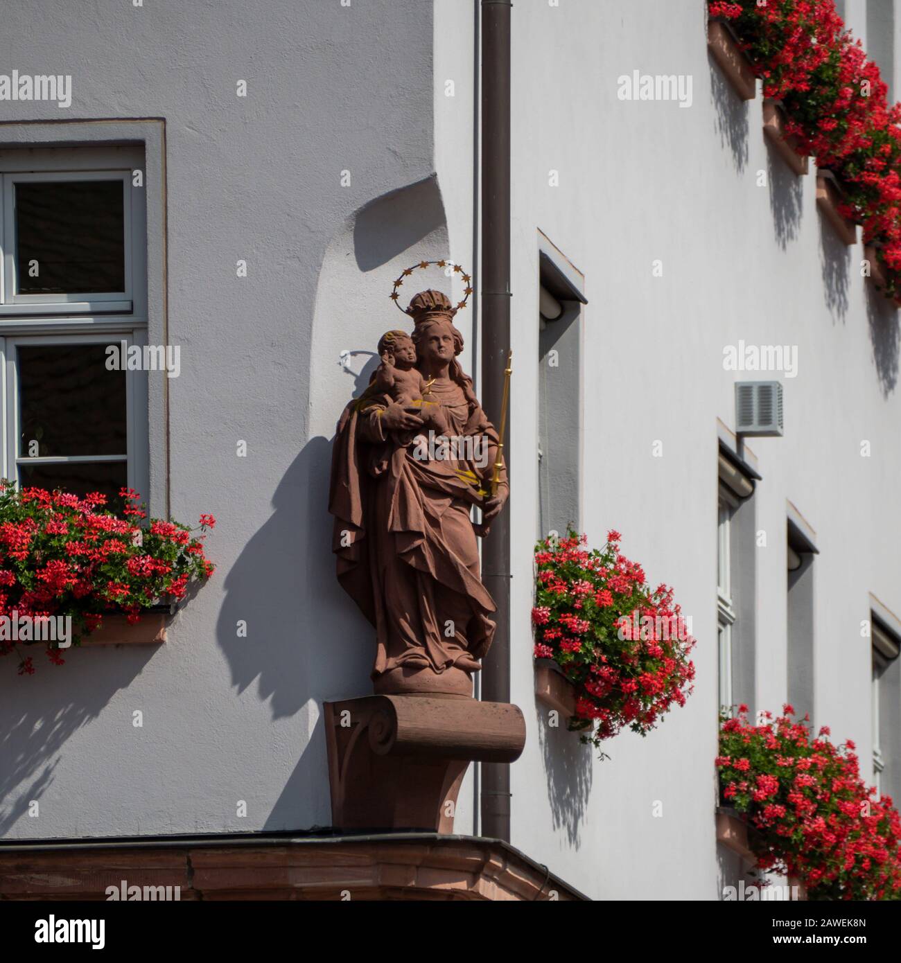 German house with geraniums hi-res stock photography and images - Alamy