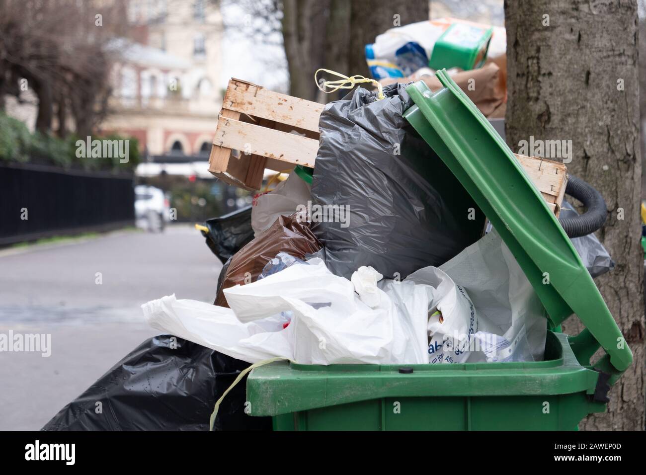 Paris february 2020 accumulation garbage hi-res stock photography and ...