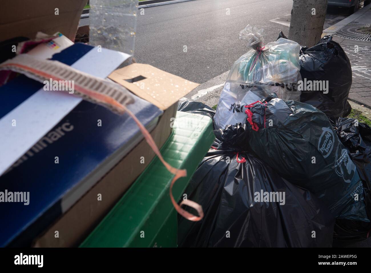 Paris, 4 February 2020. Accumulation of garbage in Paris after the ...