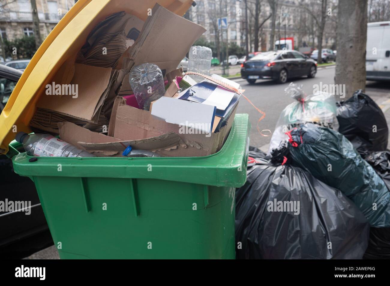 Paris, 4 February 2020. Accumulation of garbage in Paris after the ...