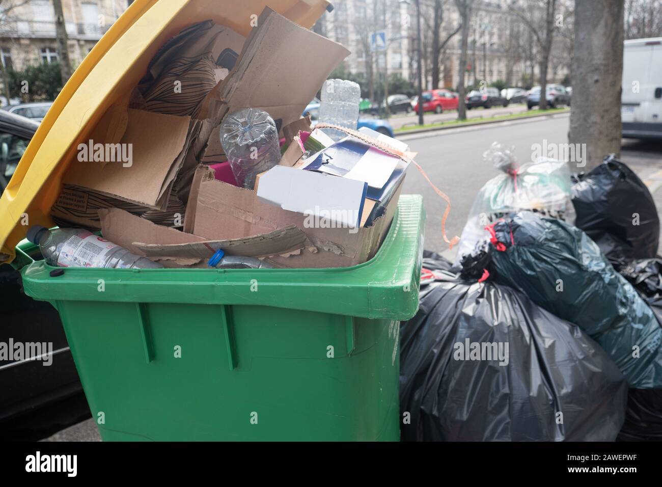 Paris, 4 February 2020. Accumulation of garbage in Paris after the ...