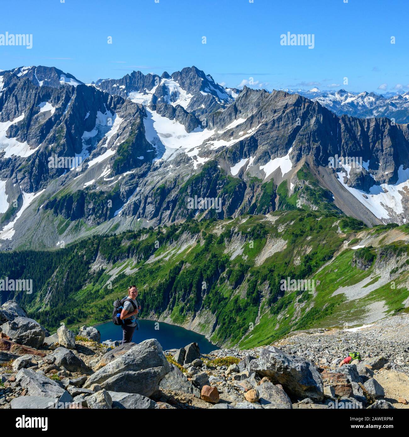 Female hiker looks up hi-res stock photography and images - Alamy