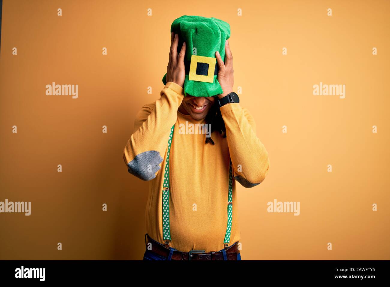 African celebrating unhappy hi-res stock photography and images - Alamy