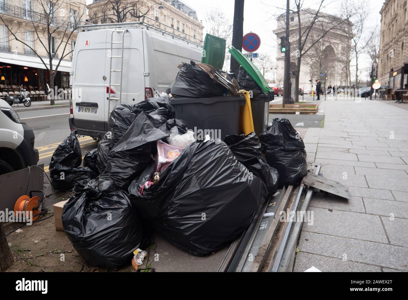 Paris, 4 February 2020. Accumulation of garbage in Paris after the ...