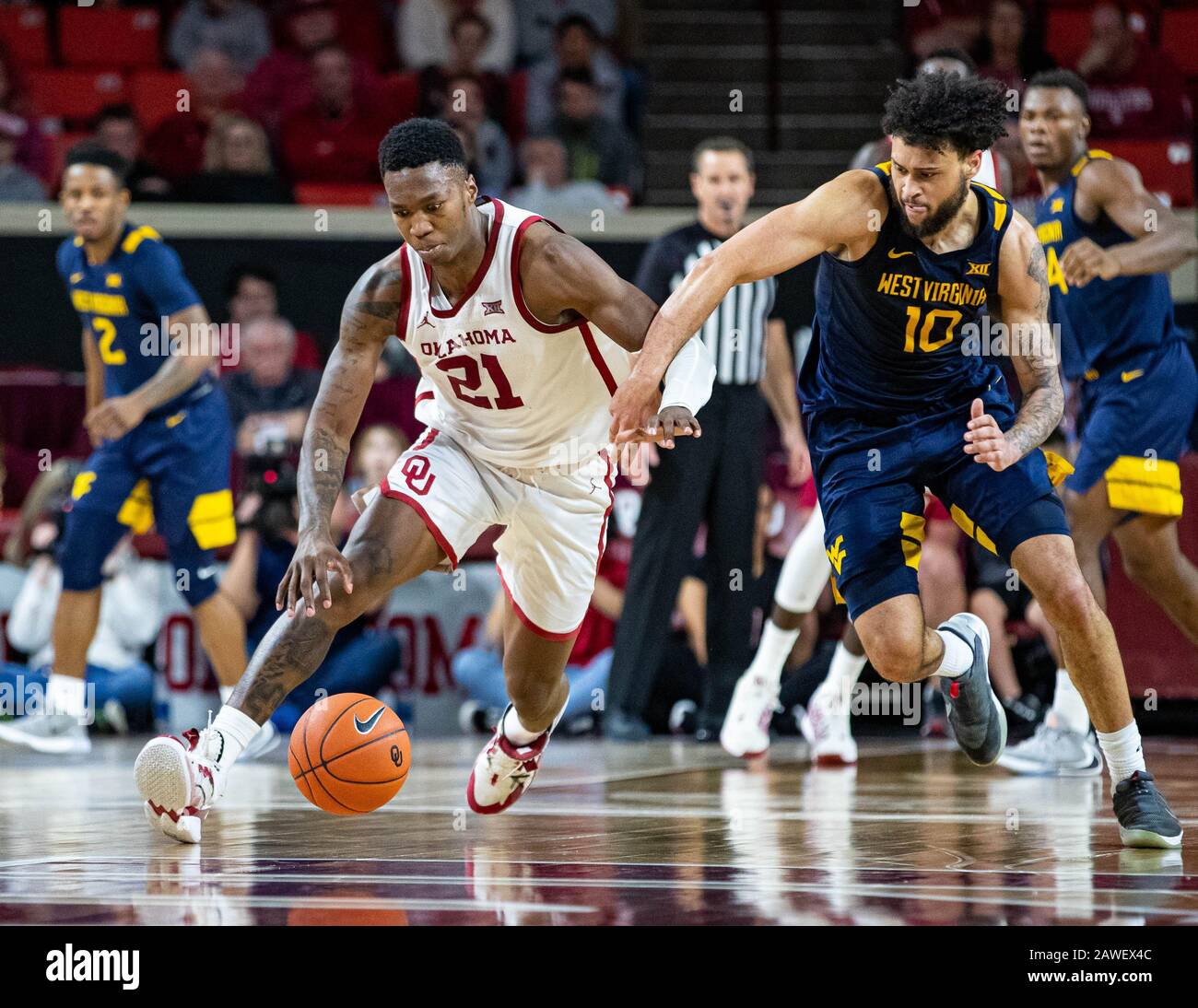 Norman, Oklahoma, USA. 8th Feb, 2020. Oklahoma Sooners forward Kristian ...