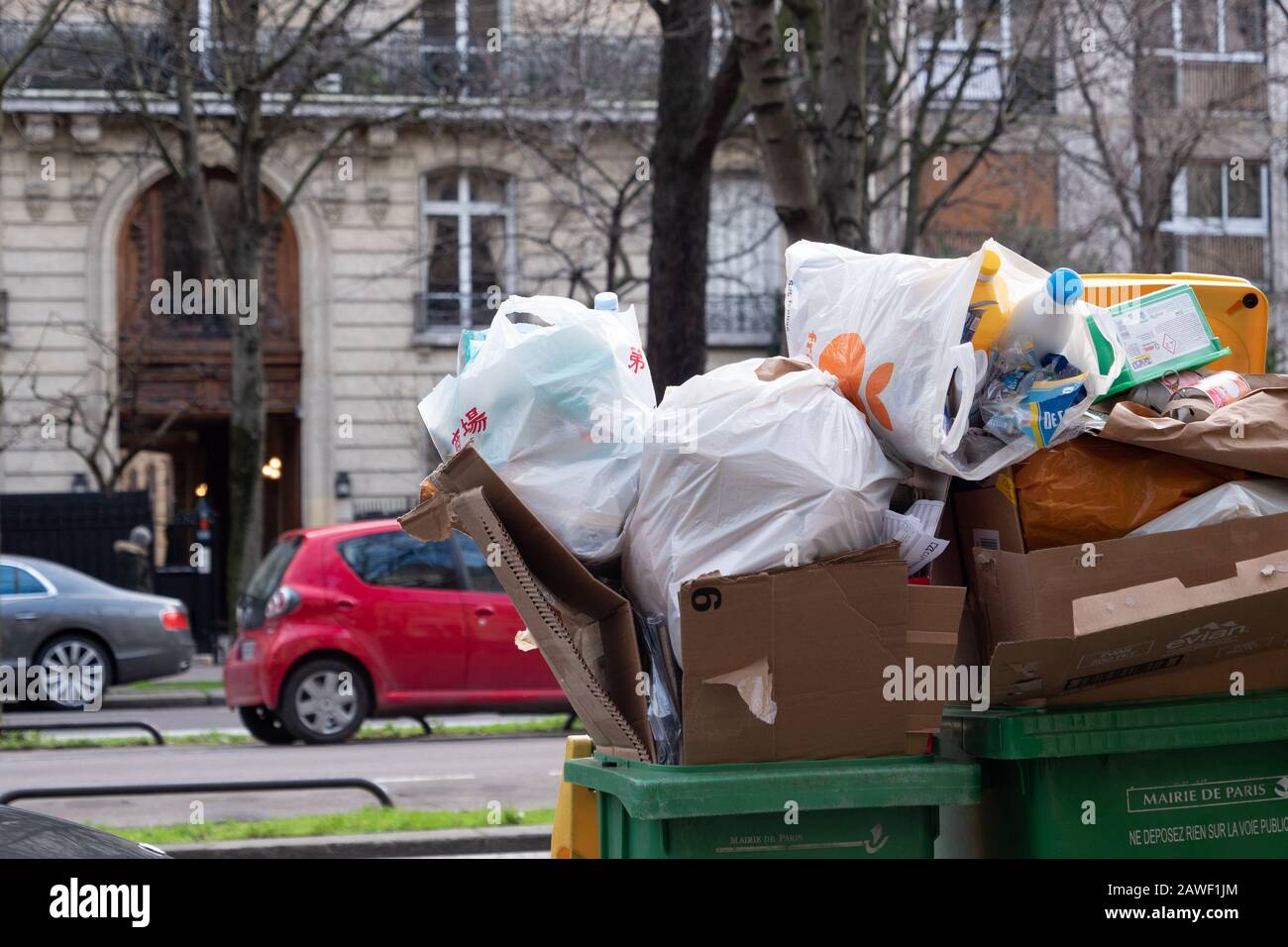 Paris, 4 February 2020. Accumulation of garbage in Paris after the ...