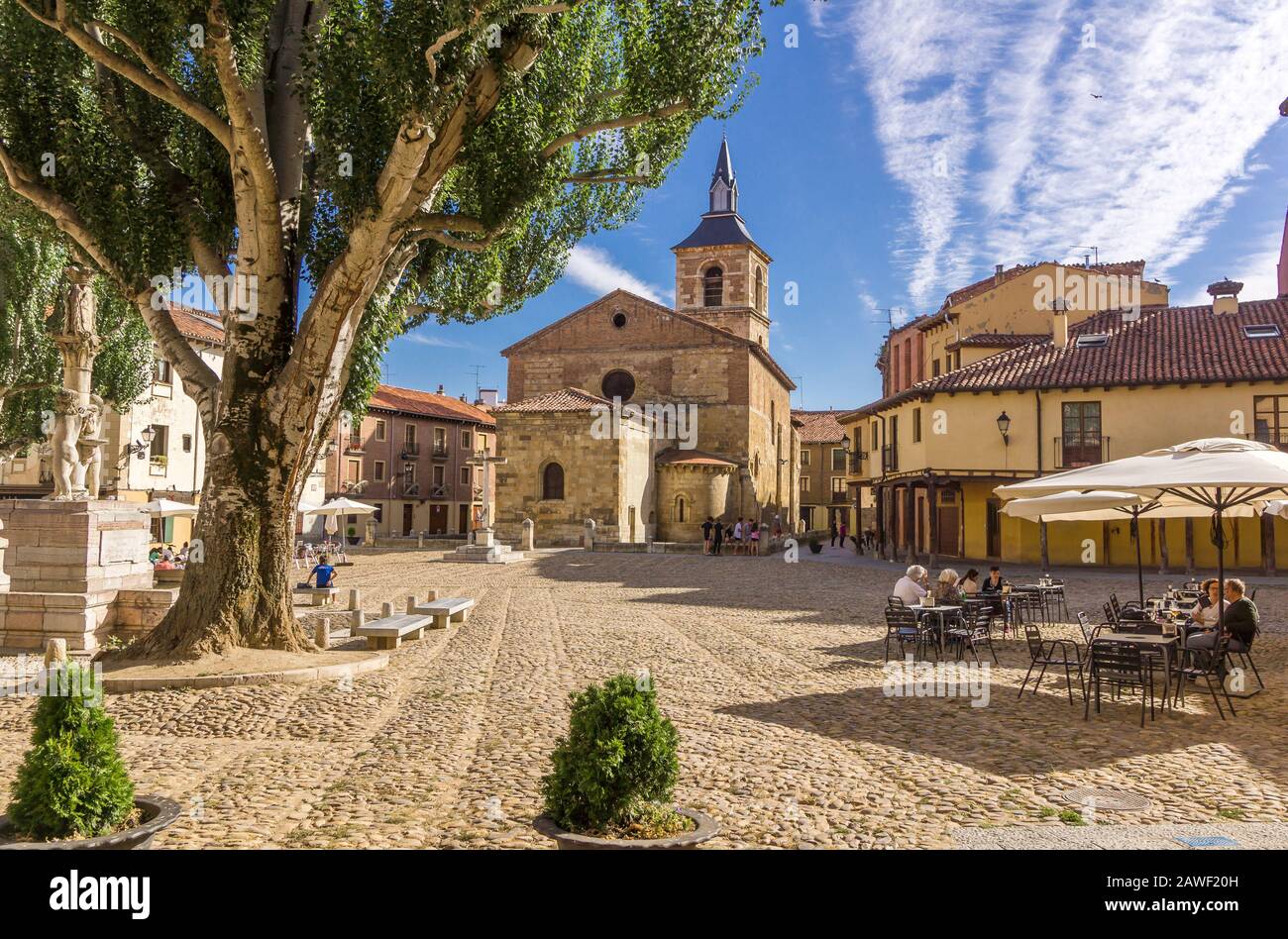Plaza del Grano in Leon Stock Photo - Alamy